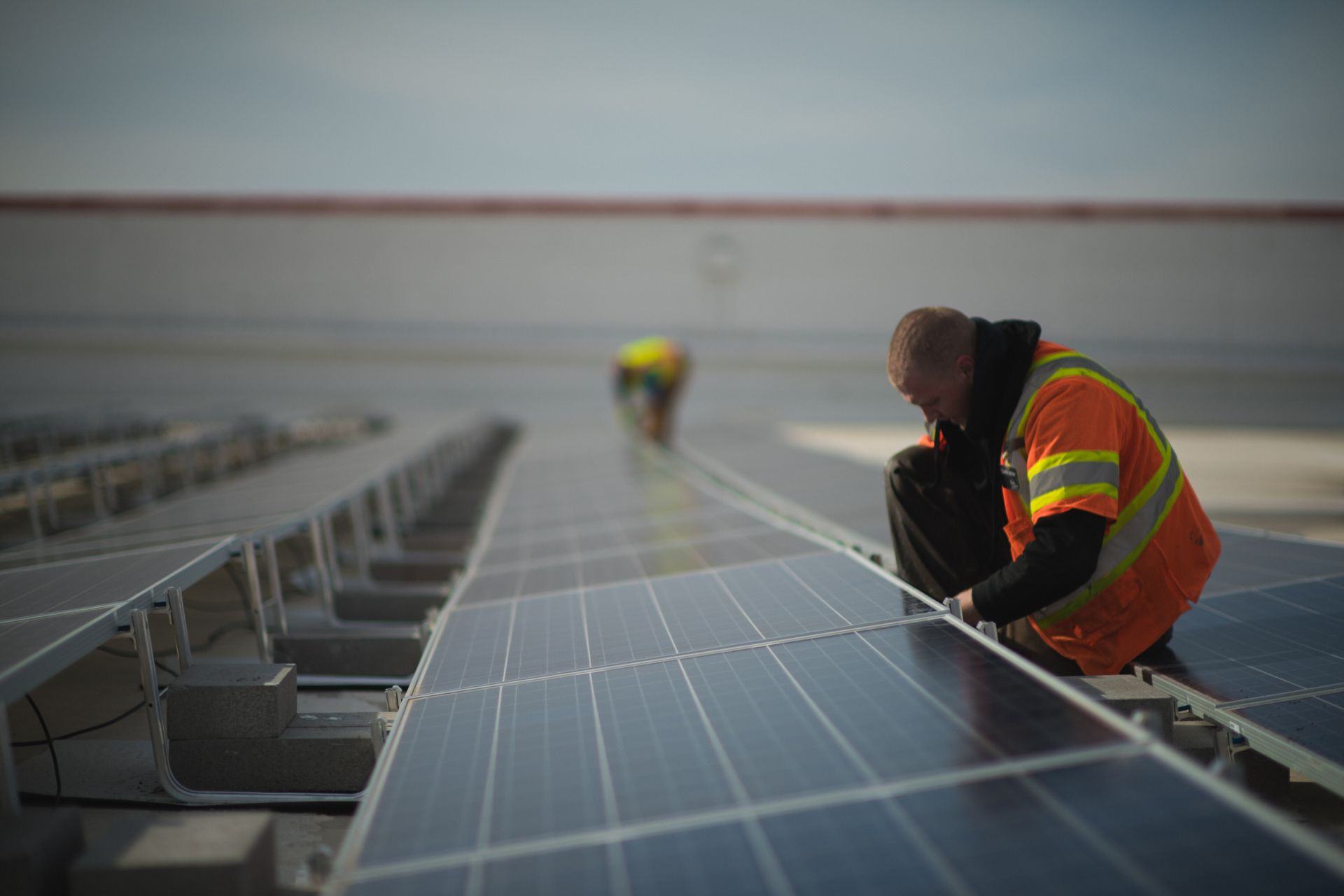 How to Optimize Solar on Flat Roofs | Greentech Renewables
