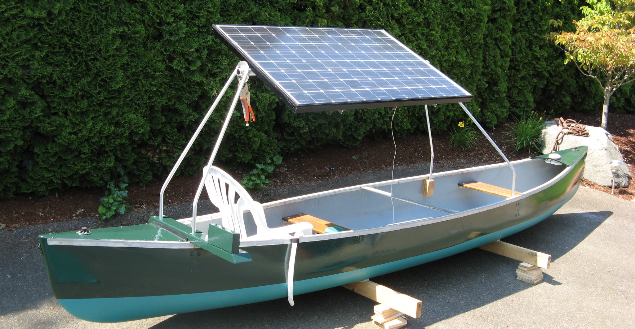 Off Grid Solar Bike and Solar Canoe with Sanyo Modules | Greentech ...